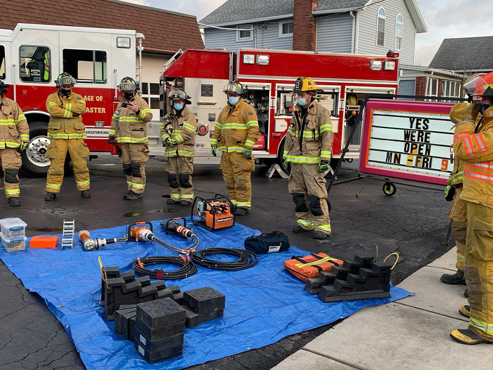 Engine 1 and Engine 2 Practicing their Auto Extrication Skills ...